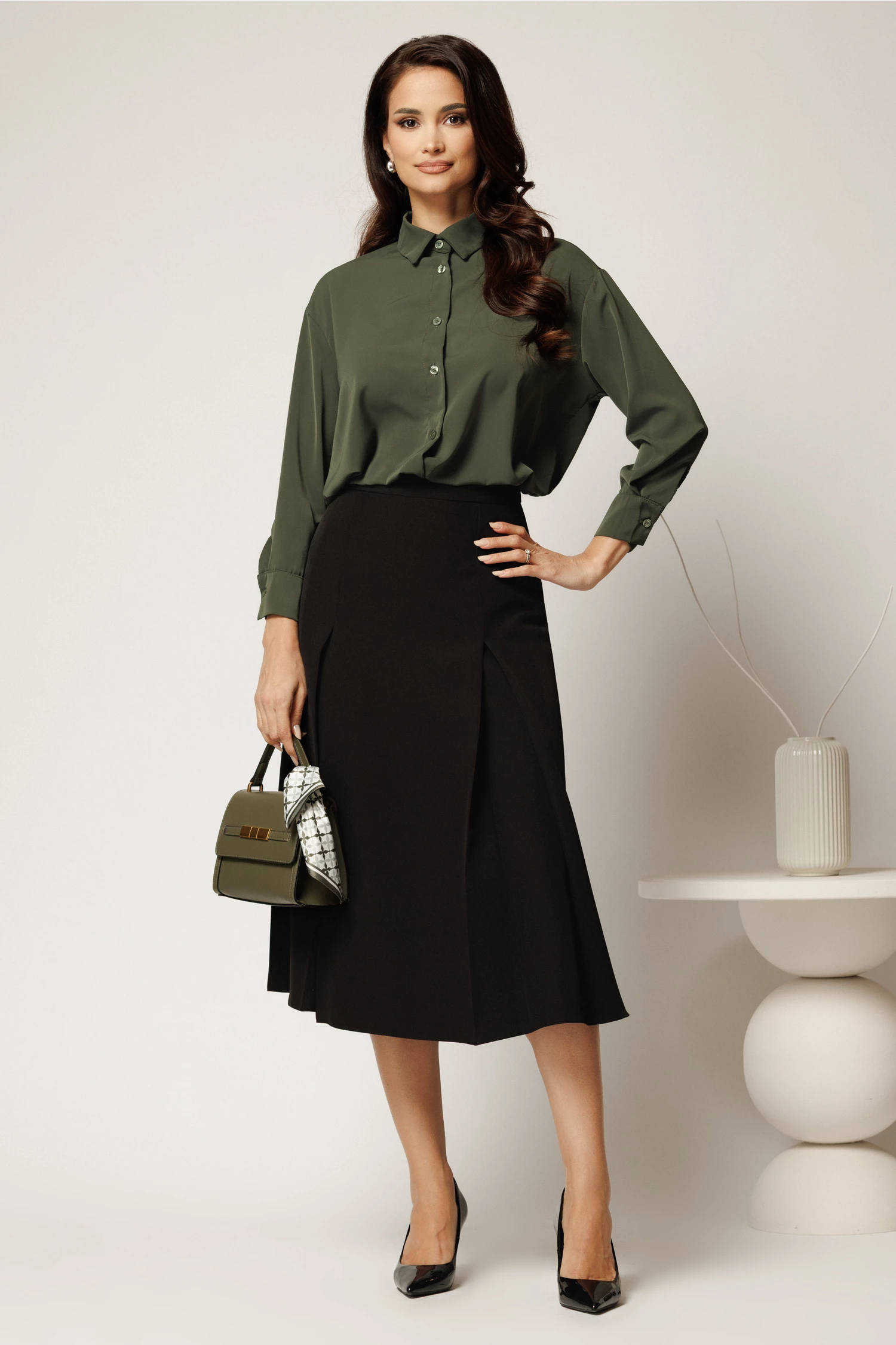 Fusta midi neagra din stofa clos cu pliuri - DyFashion